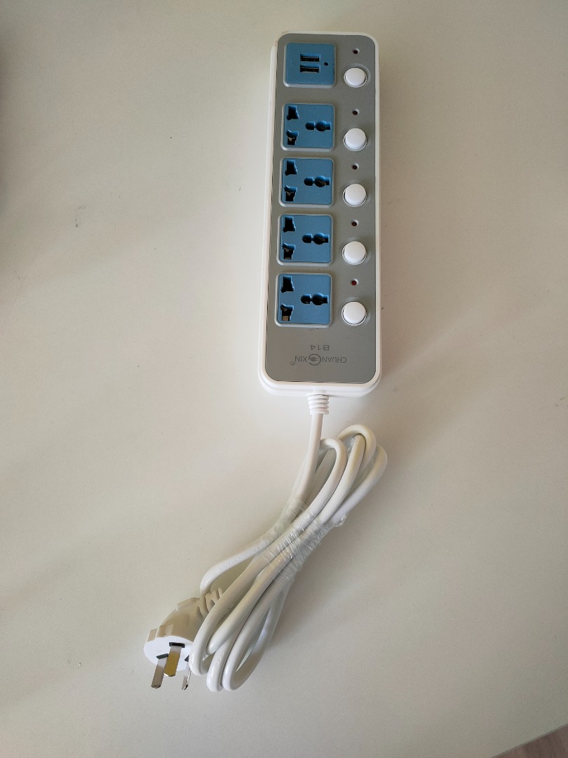 power strip - 4 AC switched outlets + 2 USB , mains input via PSB-10 china style power plug ...