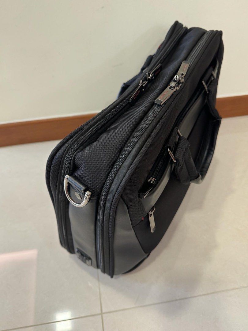 Samsonite Briefcase, Men's Fashion, Bags, Briefcases on Carousell