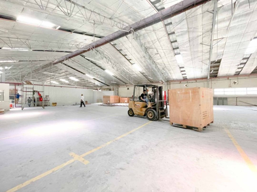 1400 sqm warehouse & 1350 sqm parking Groundflr Mandaluyong Office ...