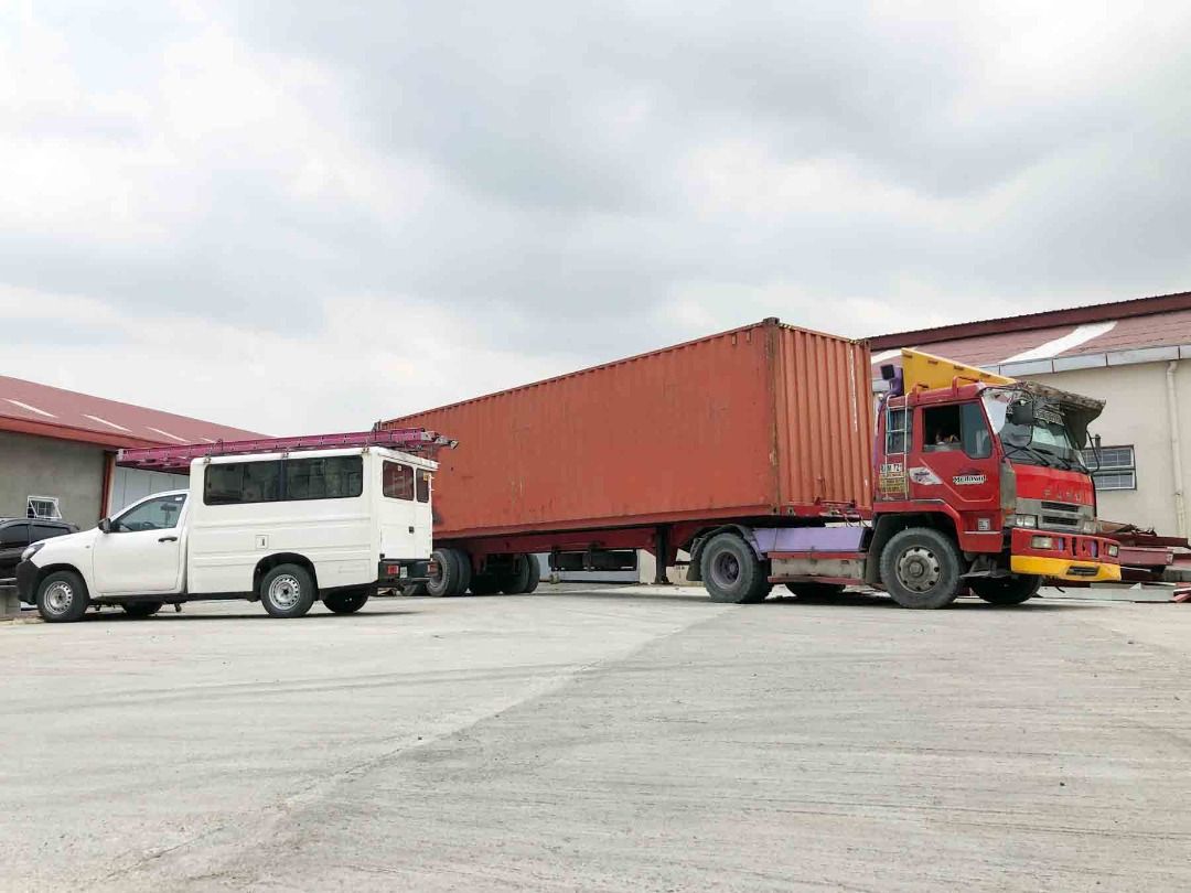 1400 sqm warehouse & 1350 sqm parking Groundflr Mandaluyong Office ...