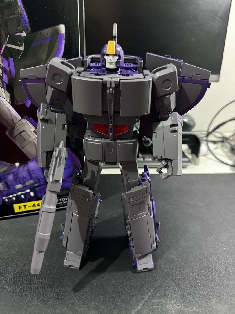 Fans Toys Transformers Masterpiece, FT- 44 Thomas (Astrotrain Triple ...