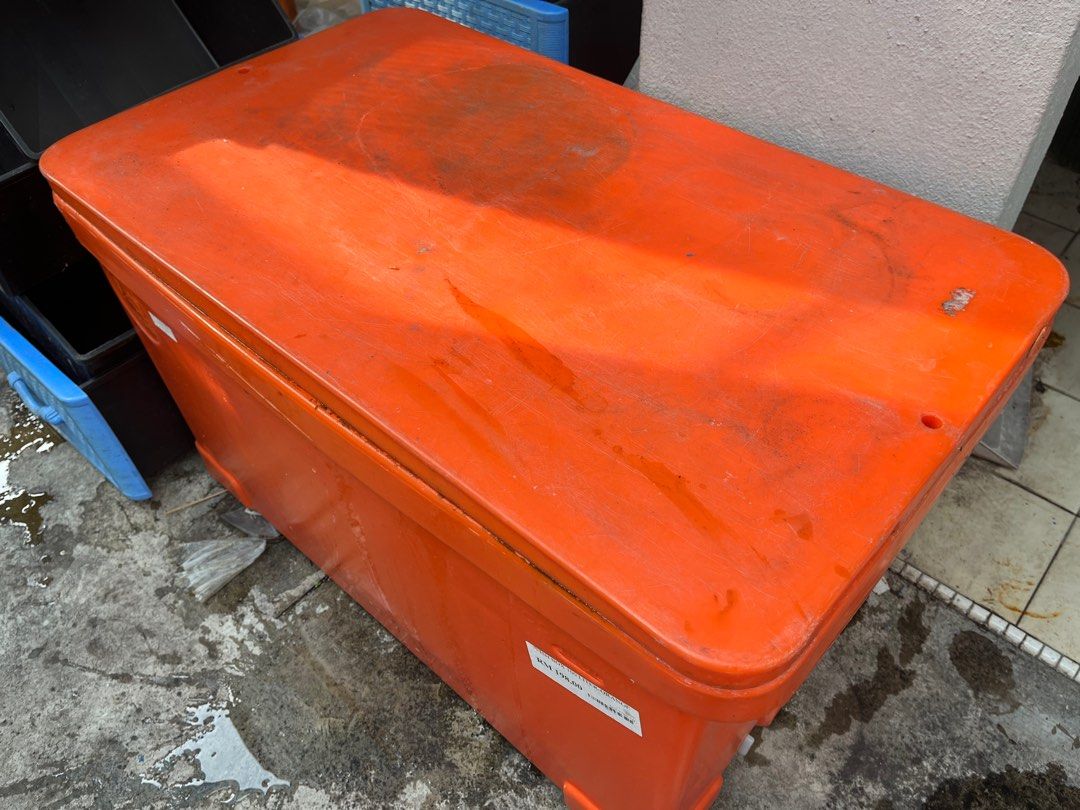 Ice Box /fish box 100l, Furniture & Home Living, Kitchenware ...