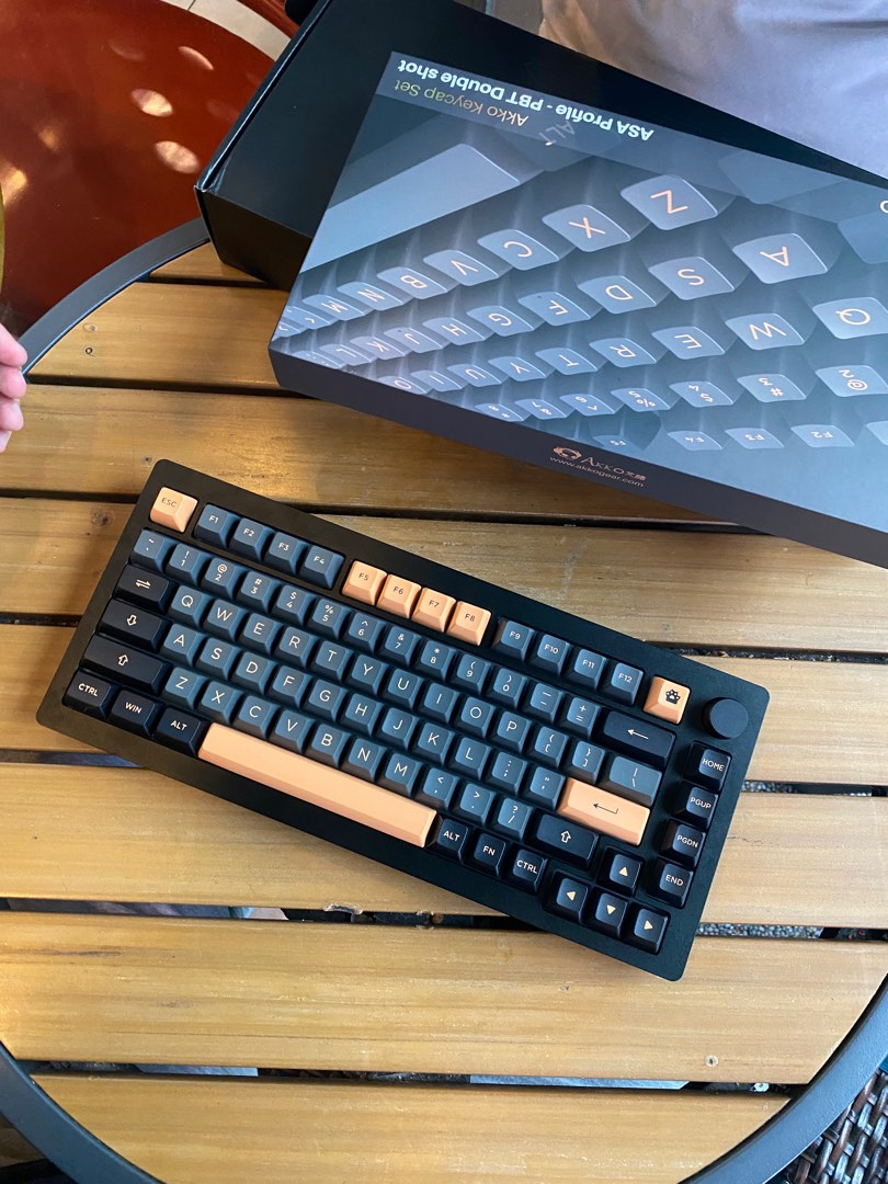 Monsgeek M1 Akko Black and Bronze Keycap, Computers & Tech, Parts ...