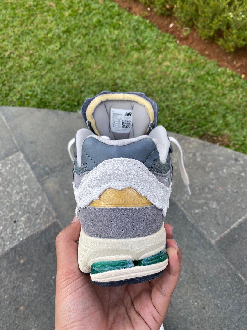 New Balance 2002 Protection Pack, Fesyen Pria, Sepatu , Sneakers di ...