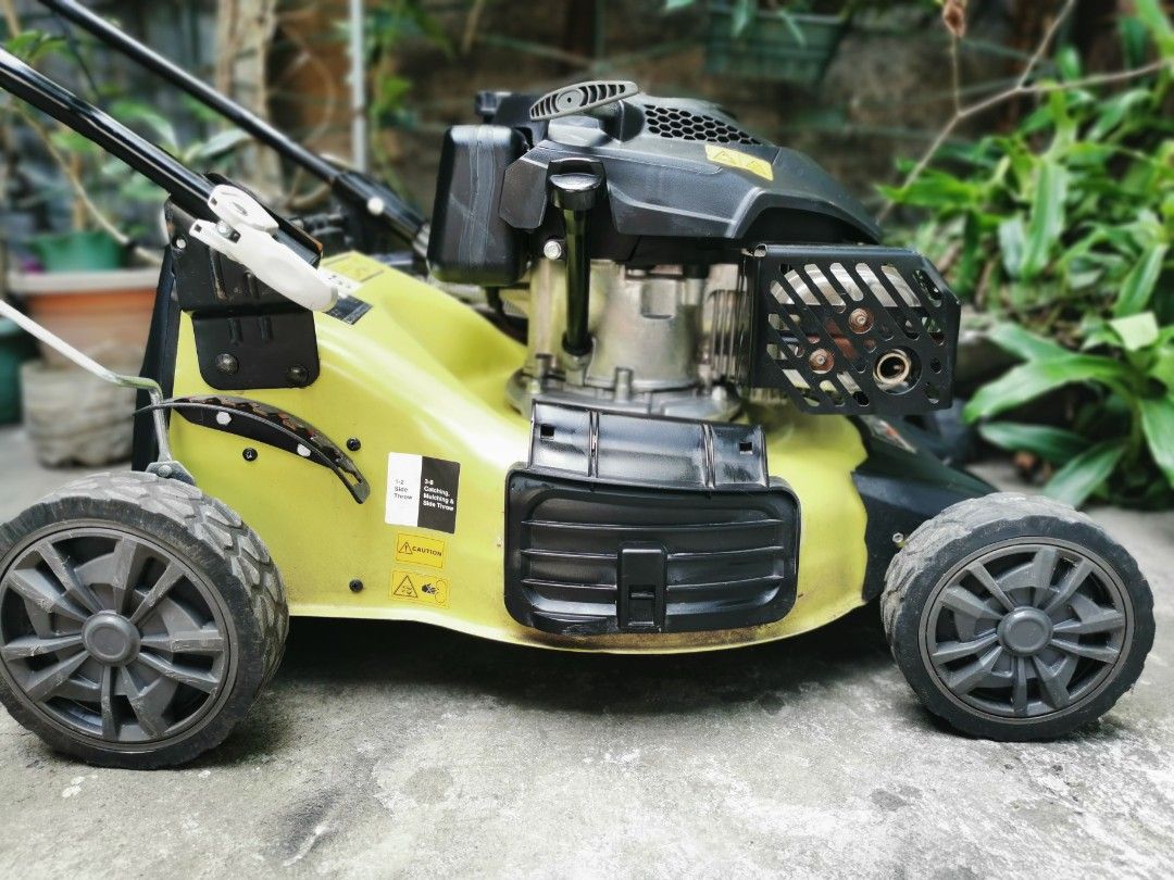 ryobi yamaha engine lawnmower, Furniture & Home Living, Gardening ...