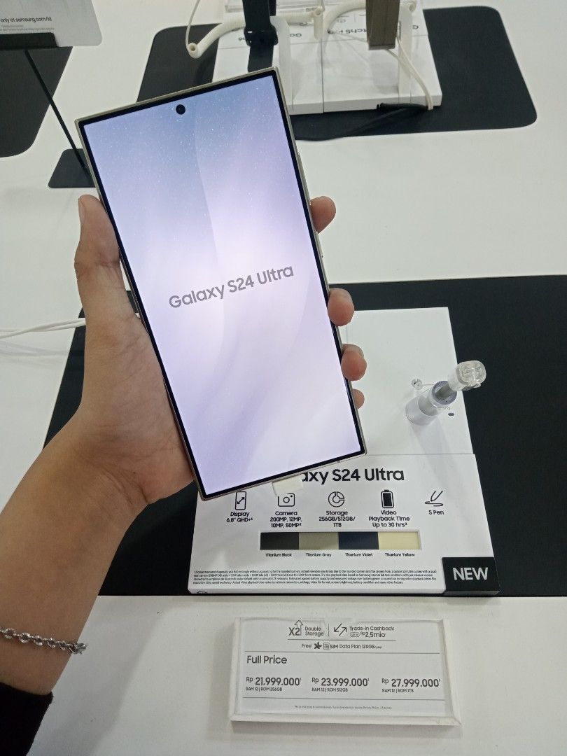Samsung galaxy S24 ultra, Telepon Seluler & Tablet, Ponsel Android ...