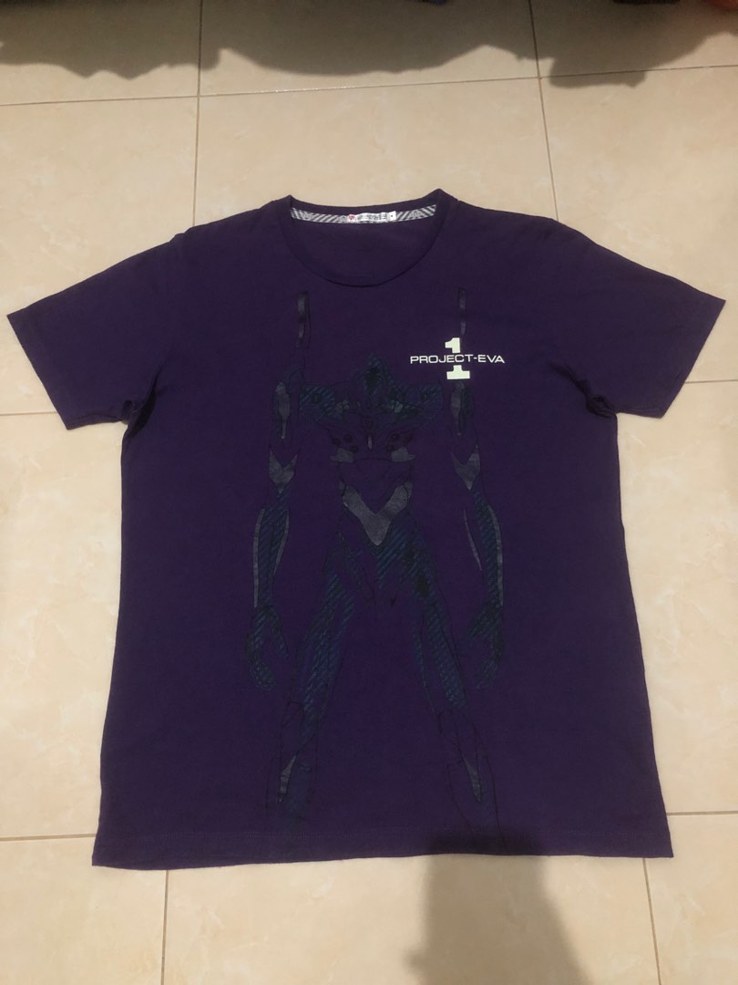 Uniqlo UT x Evangelion Kaos Uniqlo ungu bergambar Eva-01 dari anime ...
