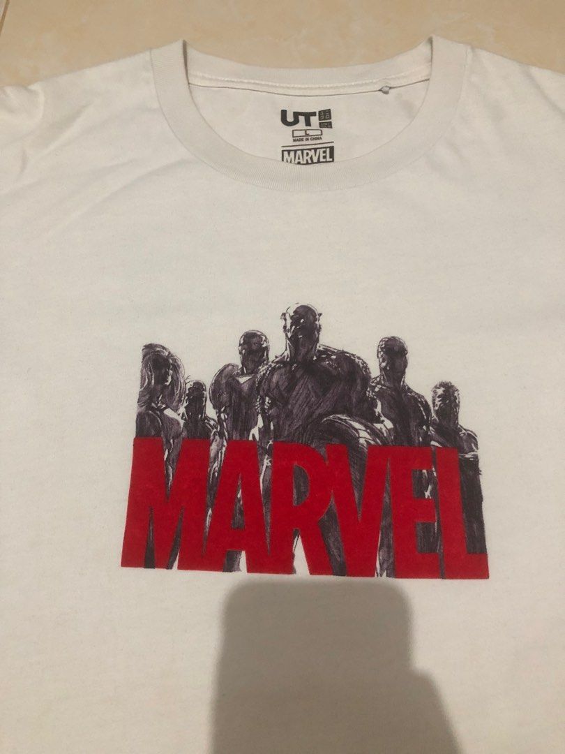Uniqlo UT x Marvel Kaos putih Uniqlo gambar logo velvet, Fesyen Pria ...