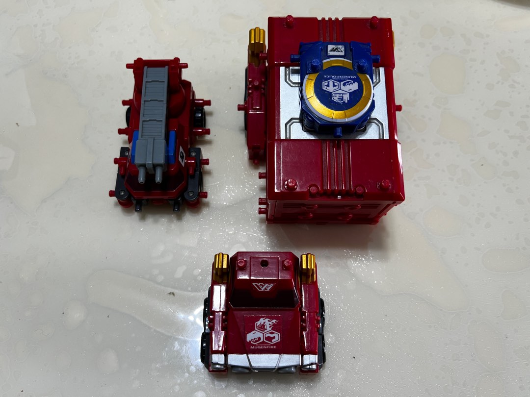 Machine Robo MUGENBINE無限合體 Fire Service 消防滅火型 & Police 警視形, 興趣及遊戲, 玩具 ...