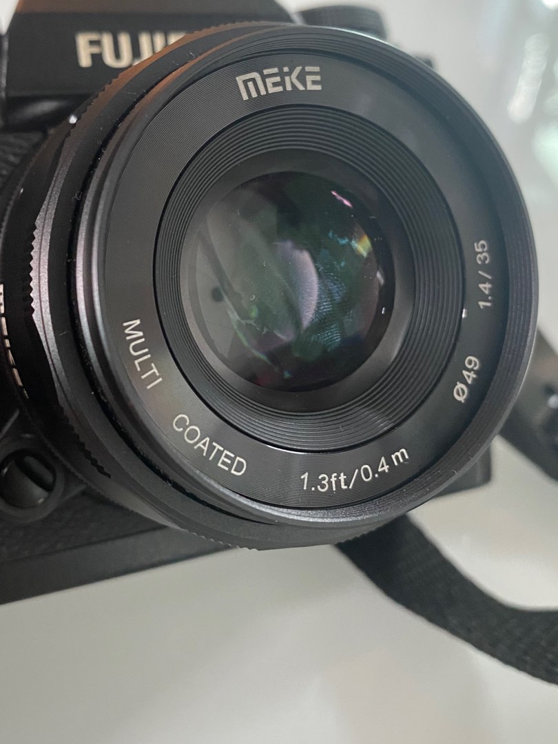 meike 35mm f1.4 lens on Carousell