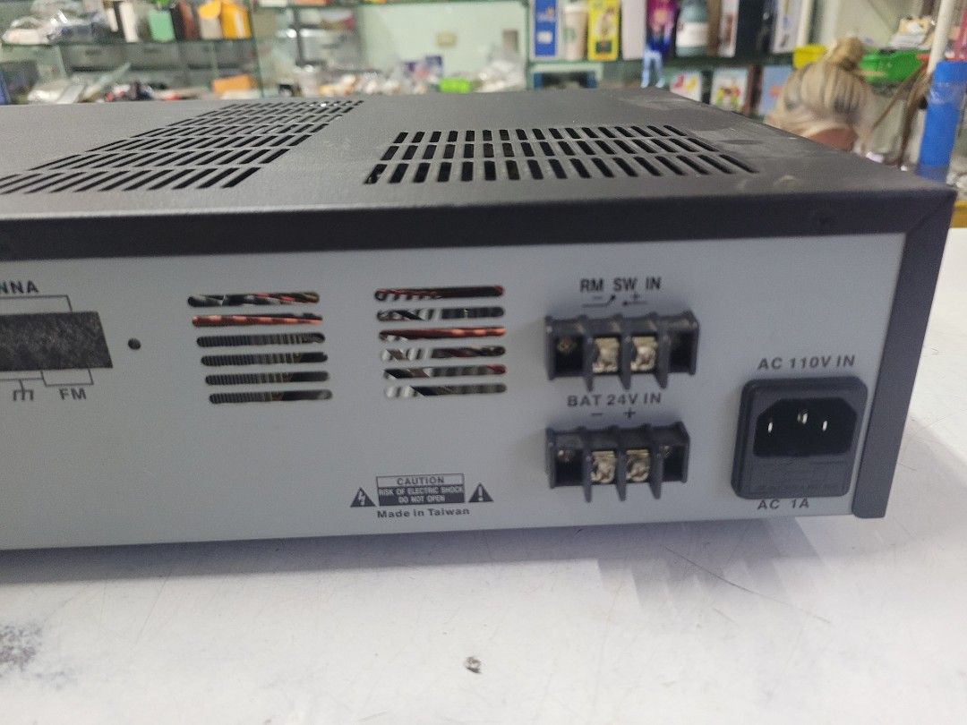 MX-221A-03 DVD背景音樂設備 專業型DVD,原廣播系統在使用 售價2000元, 耳機及錄音音訊設備, 其他音響配件及設備在旋轉拍賣