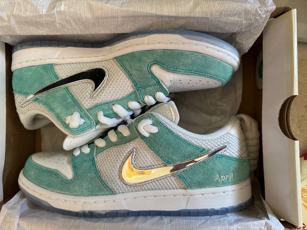 Nike SB Dunk Low Pro Qs (Racer Blue/Metallic Silver), Men's Fashion ...