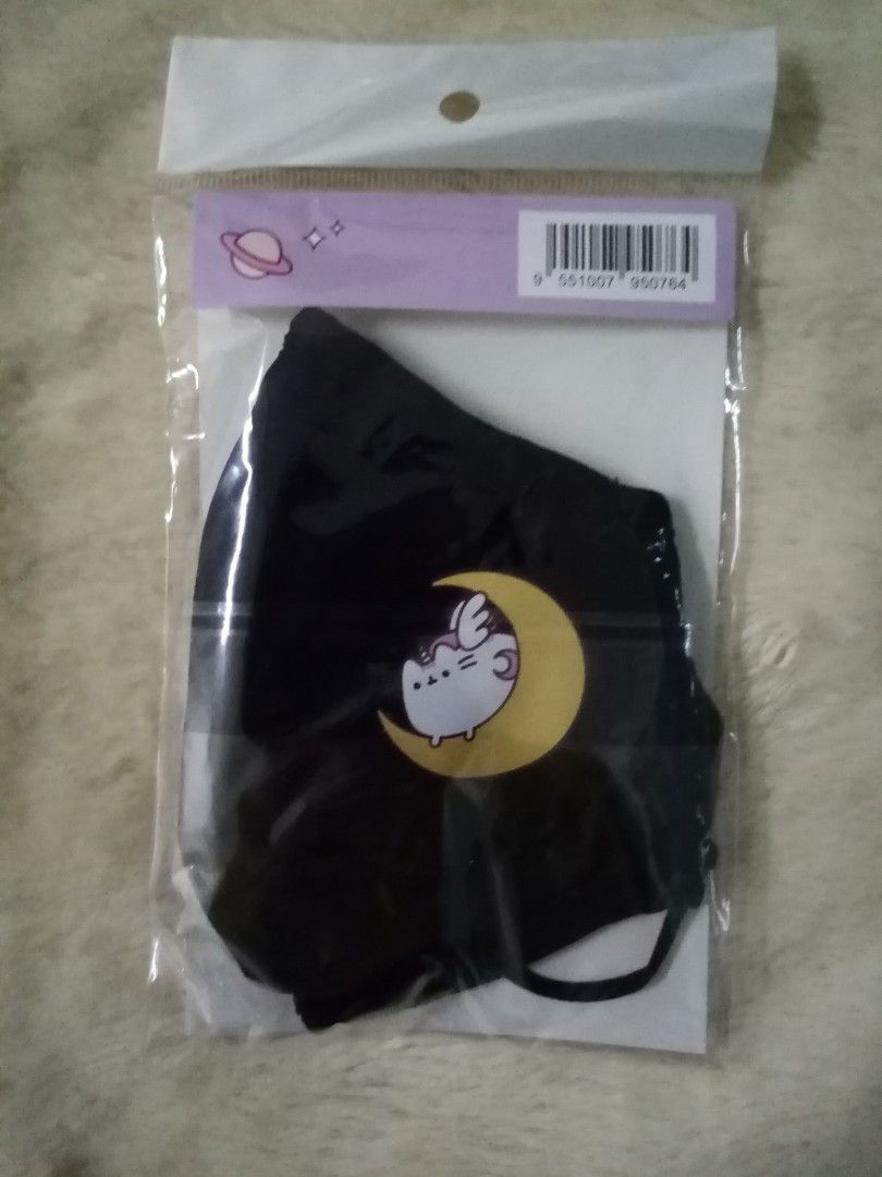 Pusheen Reusable face mask black Limited edition, Health & Nutrition ...