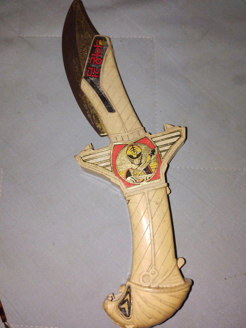 Senjata/:pisau power ranger putih, Toys & Collectibles, Mainan di Carousell