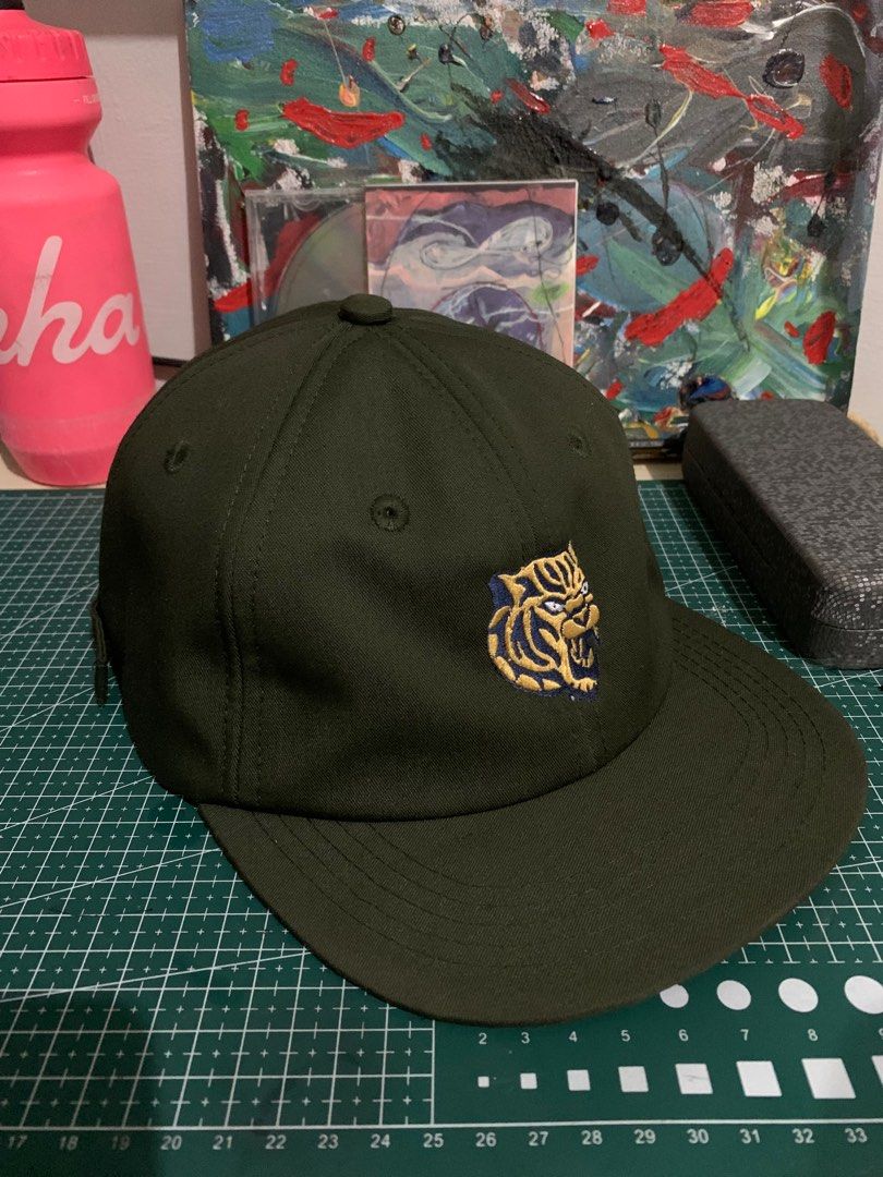 topi 5 panel green army, Fesyen Pria, Aksesoris, Topi di Carousell