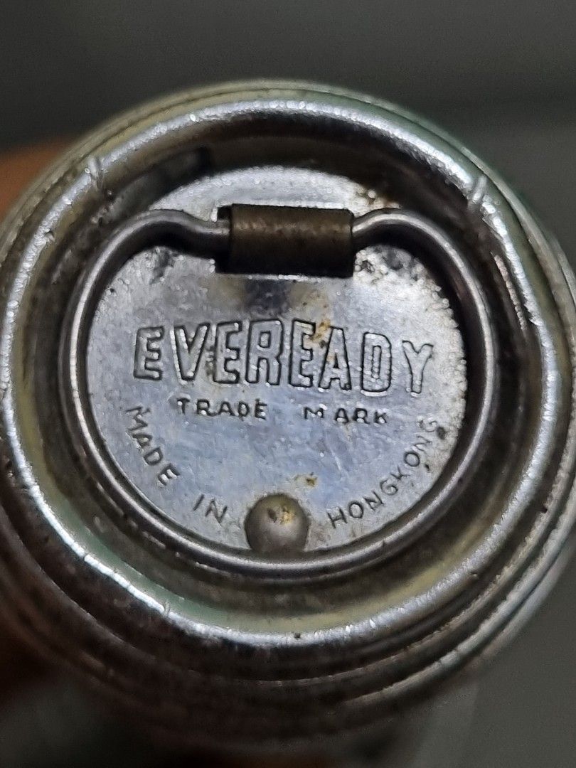 Vintage Eveready flashlight DEFECTIVE, Hobbies & Toys, Memorabilia ...