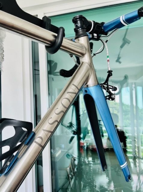Custom Passoni XXTI Titanium Carbon Frame with Campagnolo EPS 11 Speed (SIZE 52), Sports ...