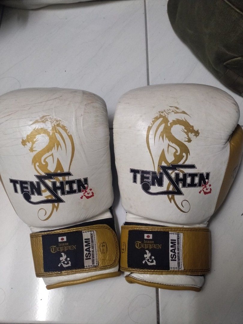 ISAMI GLOVES BOXING, Men's Fashion, Watches & Accessories, Gloves on ...