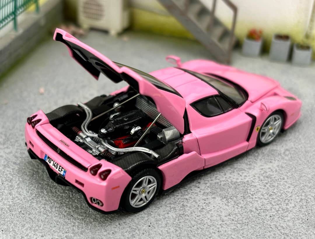 King Model 1:64合金模型。Enzo Ferrari, 興趣及遊戲, 玩具 & 遊戲類 - Carousell