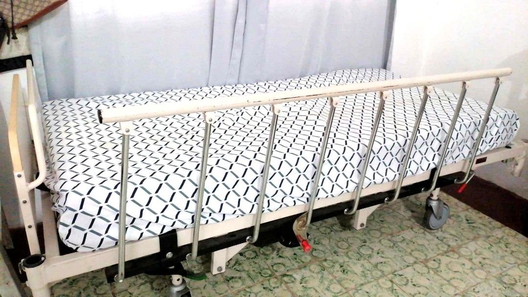 Linak Remote Controlled Hospital Bed, Furniture & Home Living ...