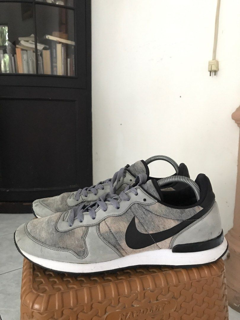 Nike Shoes international, Fesyen Pria, Sepatu , Sneakers di Carousell