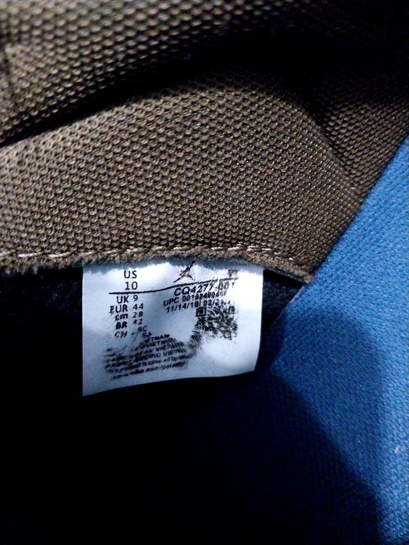 Nike travis scott Minus (44), Fesyen Pria, Sepatu , Lainnya di Carousell