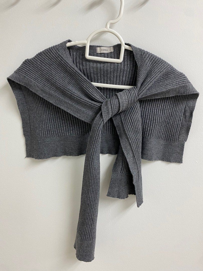 Women Shawl Knitted Good quality, Women's Fashion, Activewear on Carousell