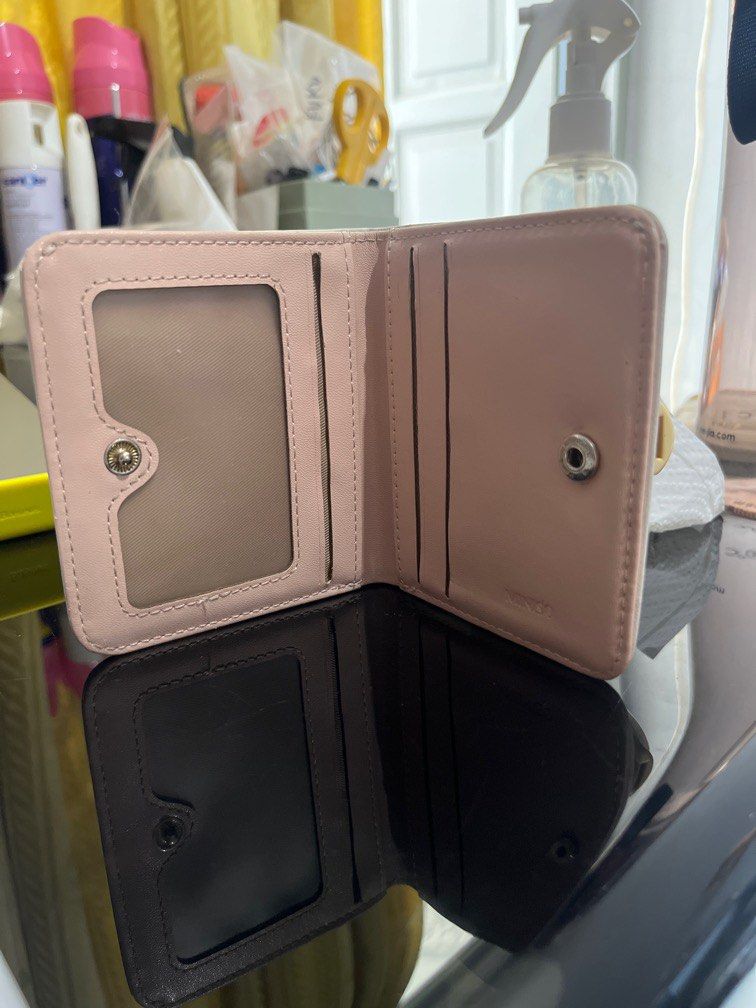 dompet lipat miniso, Barang Mewah, Tas & Dompet di Carousell