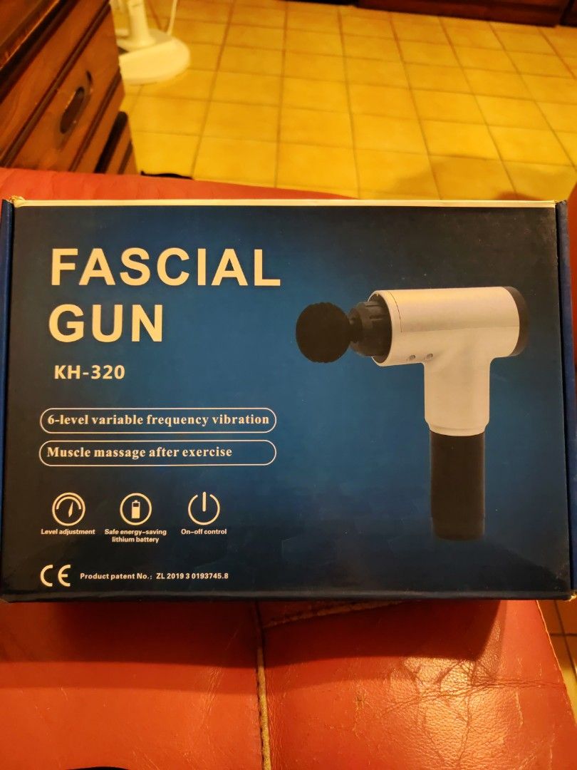 FASCIAL GUN 筋膜槍(9成新)4頭六速變頻, 電視及其他電器 , 其他家庭電器在旋轉拍賣