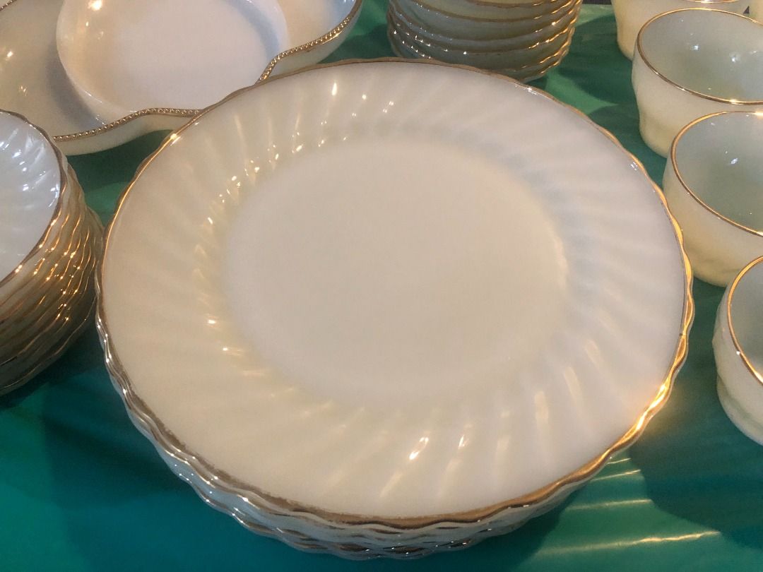 45-PIECE FIRE-KING ANCHOR HOCKING COLLECTIBLE VINTAGE DINNERWARE SET ...