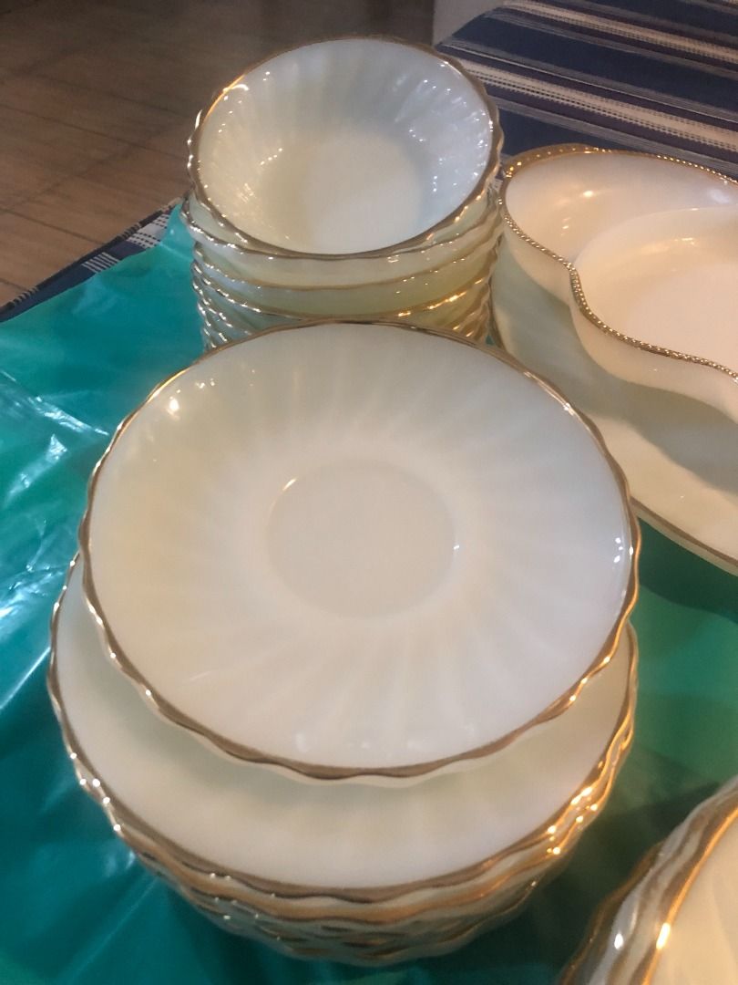 45-PIECE FIRE-KING ANCHOR HOCKING COLLECTIBLE VINTAGE DINNERWARE SET ...