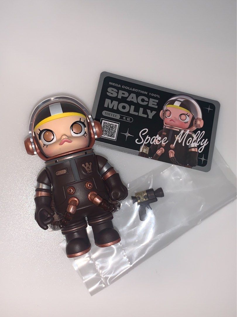 MEGA Space Molly 100% 一代 西瓜 & 太妃 POPMART 泡泡瑪特, 書籍、休閒與玩具, 玩具、公仔、桌遊在旋轉拍賣