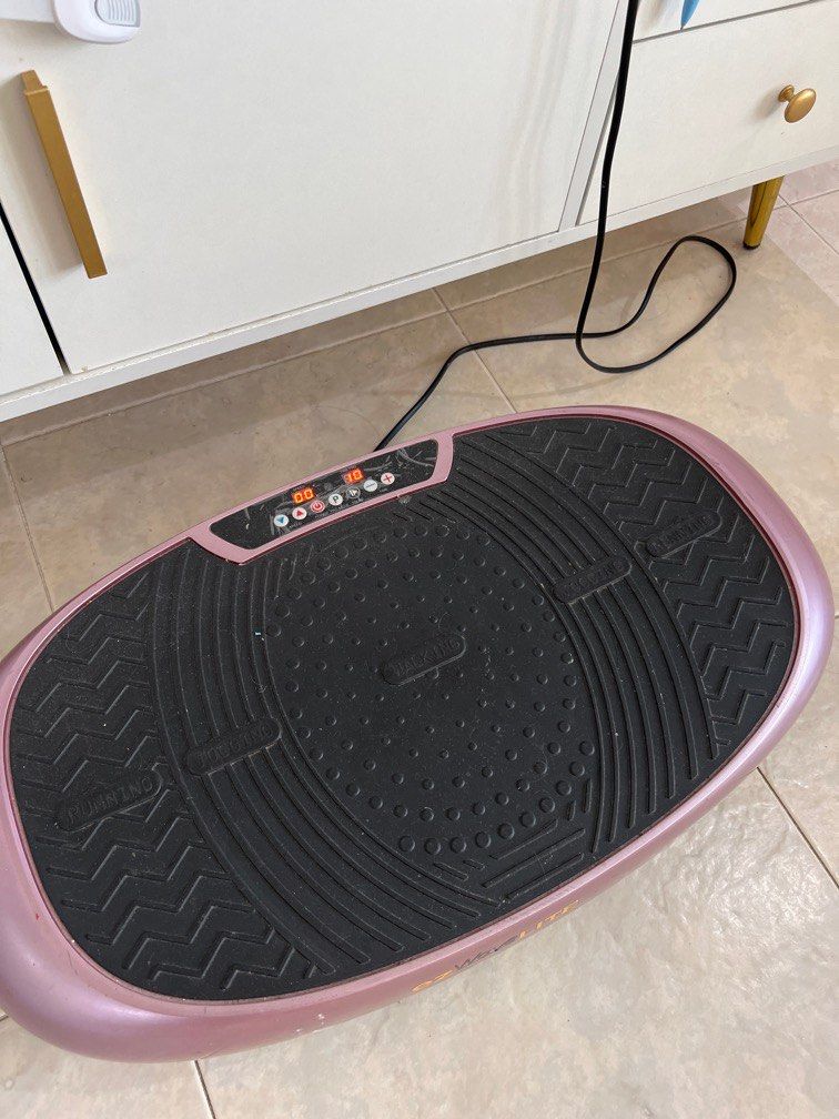 Ogawa ezwave lite vibrating machine plate, Sports Equipment, Exercise ...