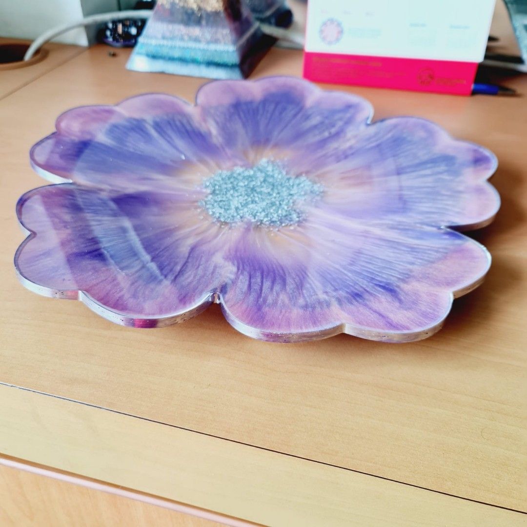Resin flower shaped plate, Hobbies & Toys, Stationery & Craft, Handmade ...
