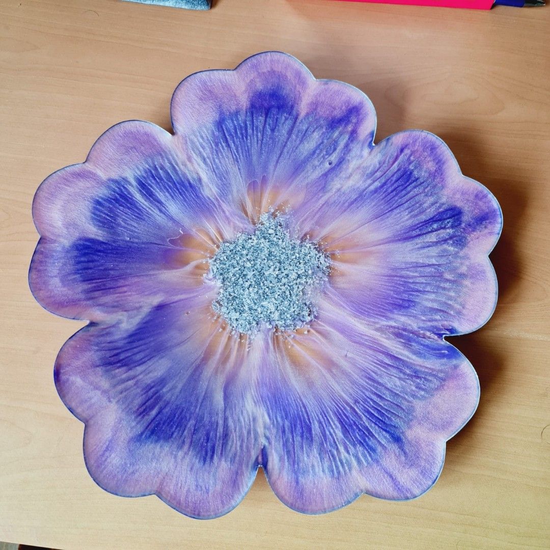 Resin flower shaped plate, Hobbies & Toys, Stationery & Craft, Handmade ...