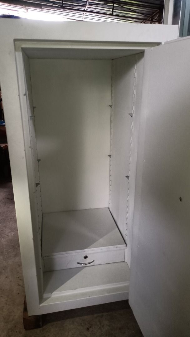 Safe box / Peti besi size 4, Furniture & Home Living, Security & Locks ...