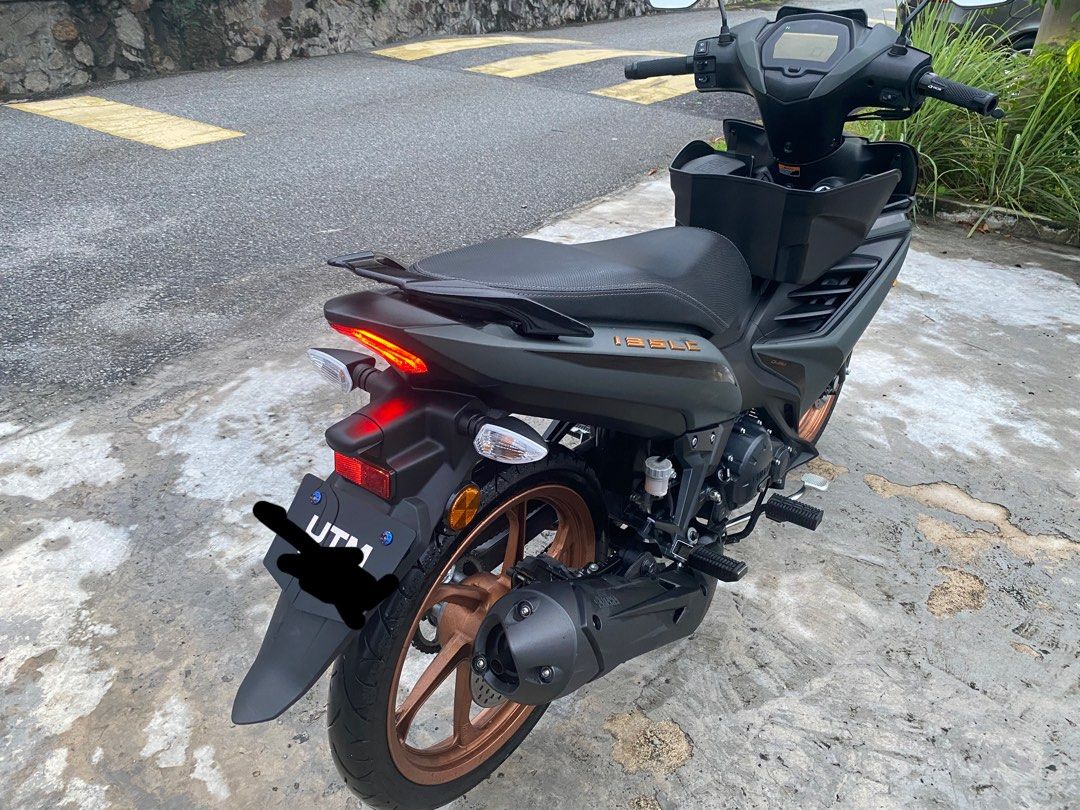 Yamaha LC v8 Se 2023, Motorbikes on Carousell