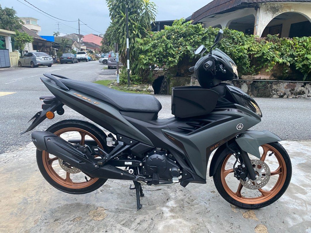 Yamaha LC v8 Se 2023, Motorbikes on Carousell