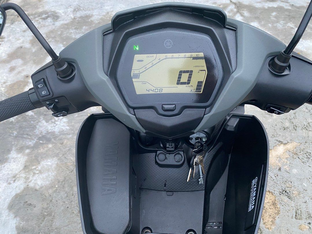 Yamaha LC v8 Se 2023, Motorbikes on Carousell