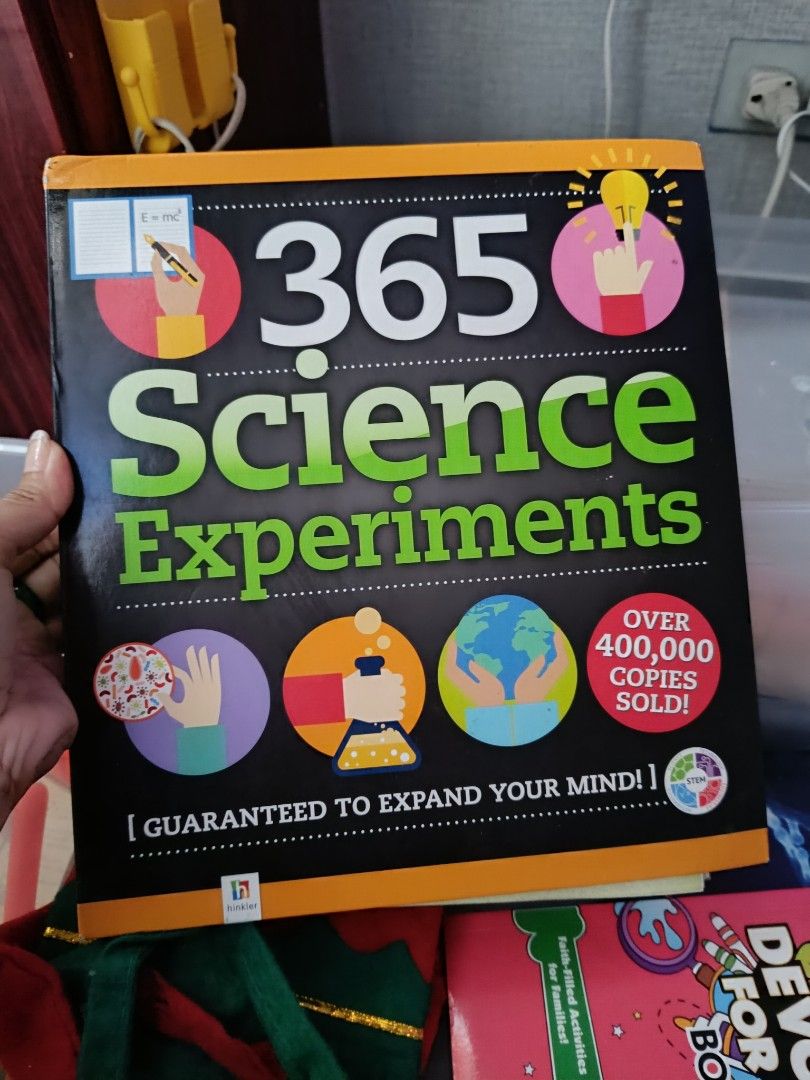 365 science experiments, Hobbies & Toys, Books & Magazines, Assessment ...