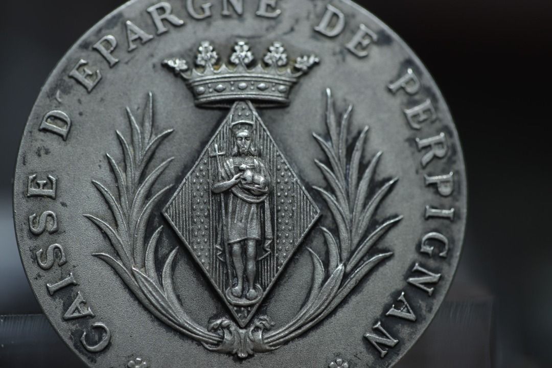 百年歷史 法國銀章幣 簽名標全 1.35g 33mm, 興趣及遊戲, 收藏品及紀念品, 錢幣 - Carousell