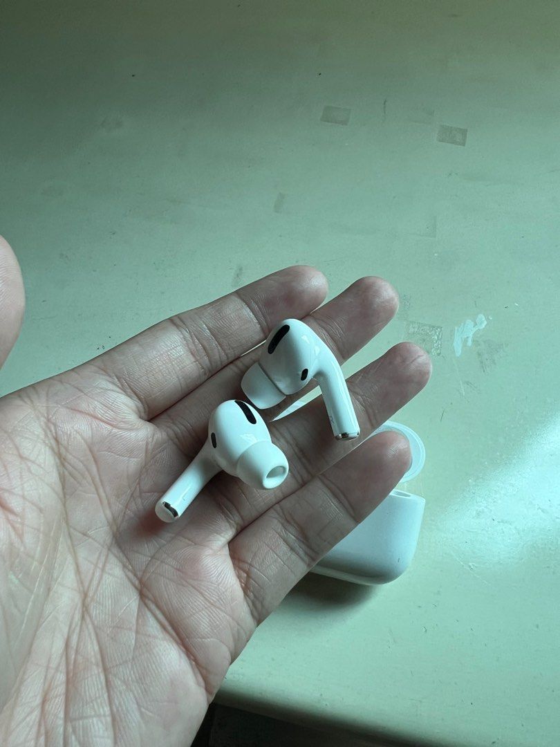 Airpods Pro Gen 1, Musik & Media, Aksesoris di Carousell
