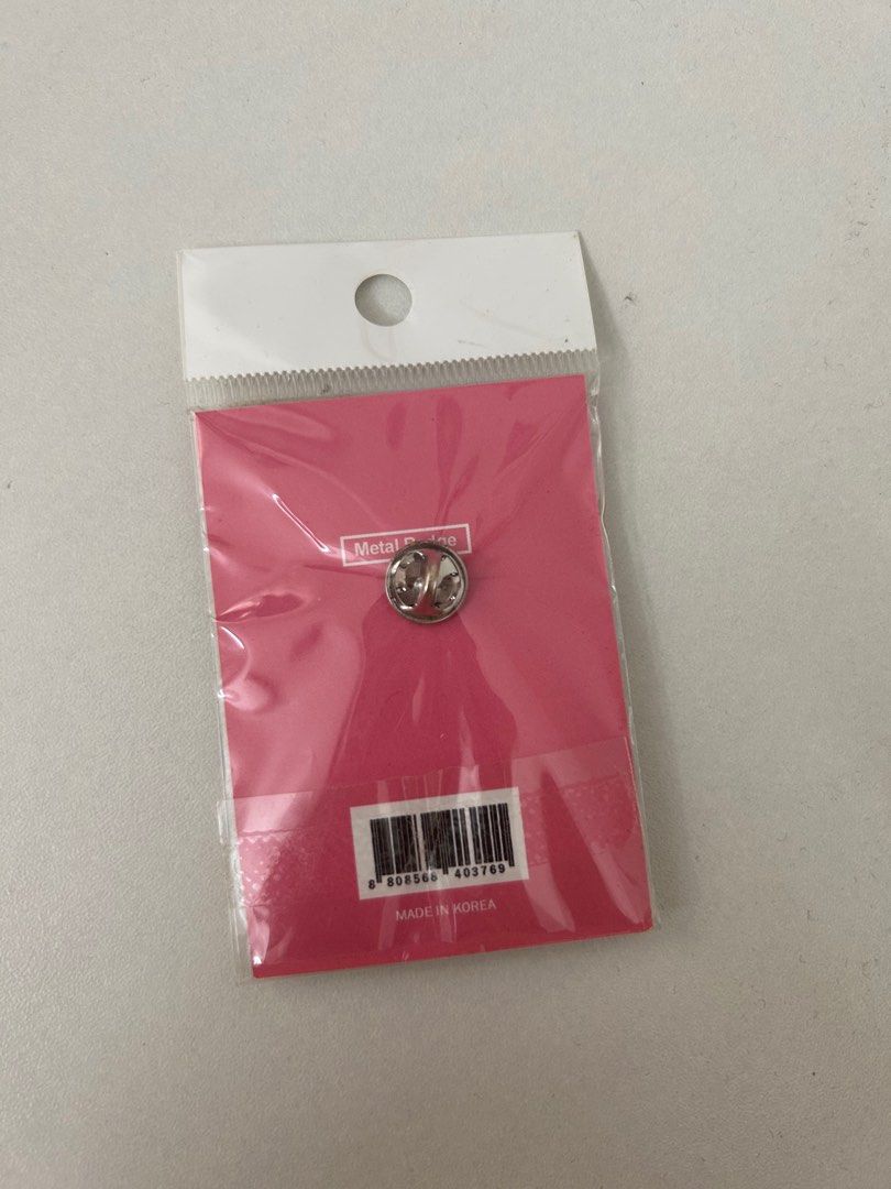 Blackpink metal pin badge, Hobbies & Toys, Collectibles & Memorabilia ...