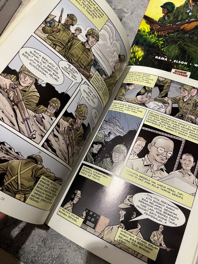 Buku Komik Sejarah Perang, Buku & Alat Tulis, Komik dan Manga di Carousell