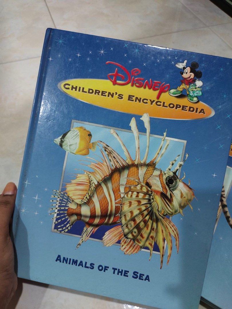 Disney Children Encyclopaedia, Hobbies & Toys, Books & Magazines, Children's Books on Carousell