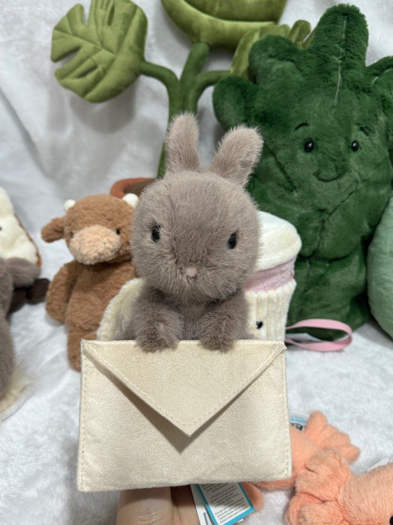[現貨]jellycat messenger bunny, 興趣及遊戲, 玩具 & 遊戲類 - Carousell