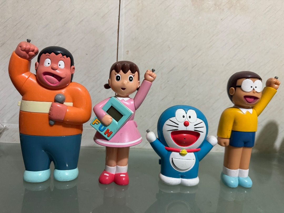 KFC 多啦A夢 Doraemon 叮噹 對講機 4件, 興趣及遊戲, 玩具 & 遊戲類 - Carousell