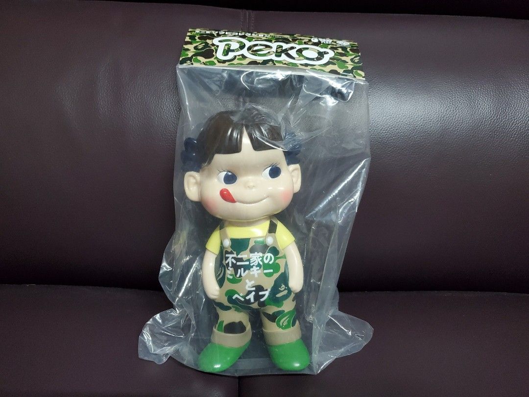 medicom toy 不二家 牛奶妹 X BAPE 限定 sofubi sofvi 搪膠, 興趣及遊戲, 玩具 & 遊戲類 - Carousell