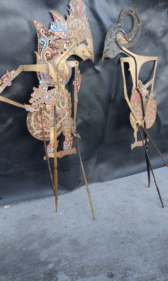 Sepasang wayang kulit prabu dworowati dan raden arjuno, Antik, Pajangan ...