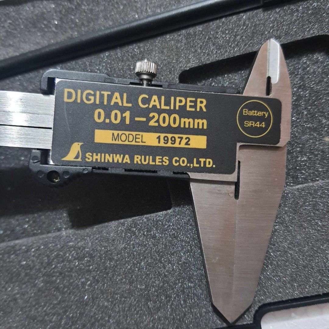 Shinwa digital caliper, Furniture & Home Living, Cleaning & Homecare Supplies, Cleaning Tools ...